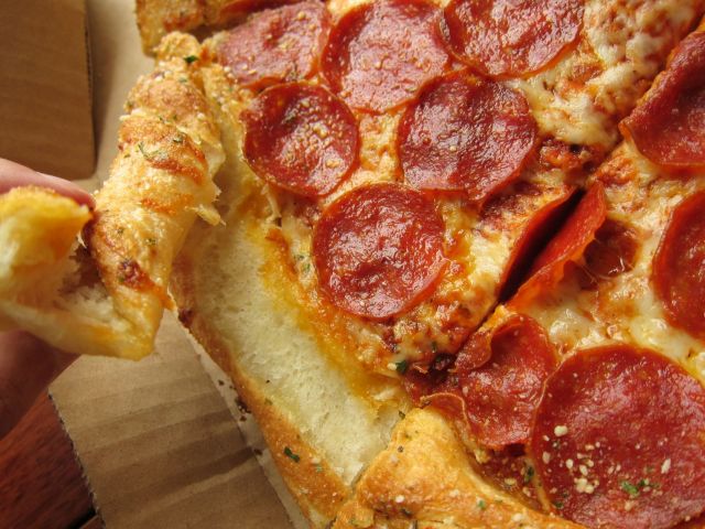 Review: Pizza Hut - Twisted Crust Pizza