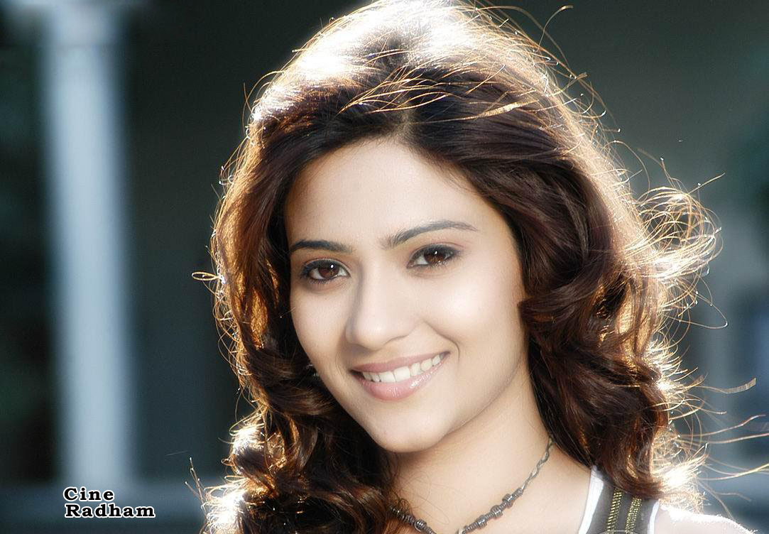 Sexy Cine Girls: Cute South Indian Actress Adithi Sharma Amazing Pictures