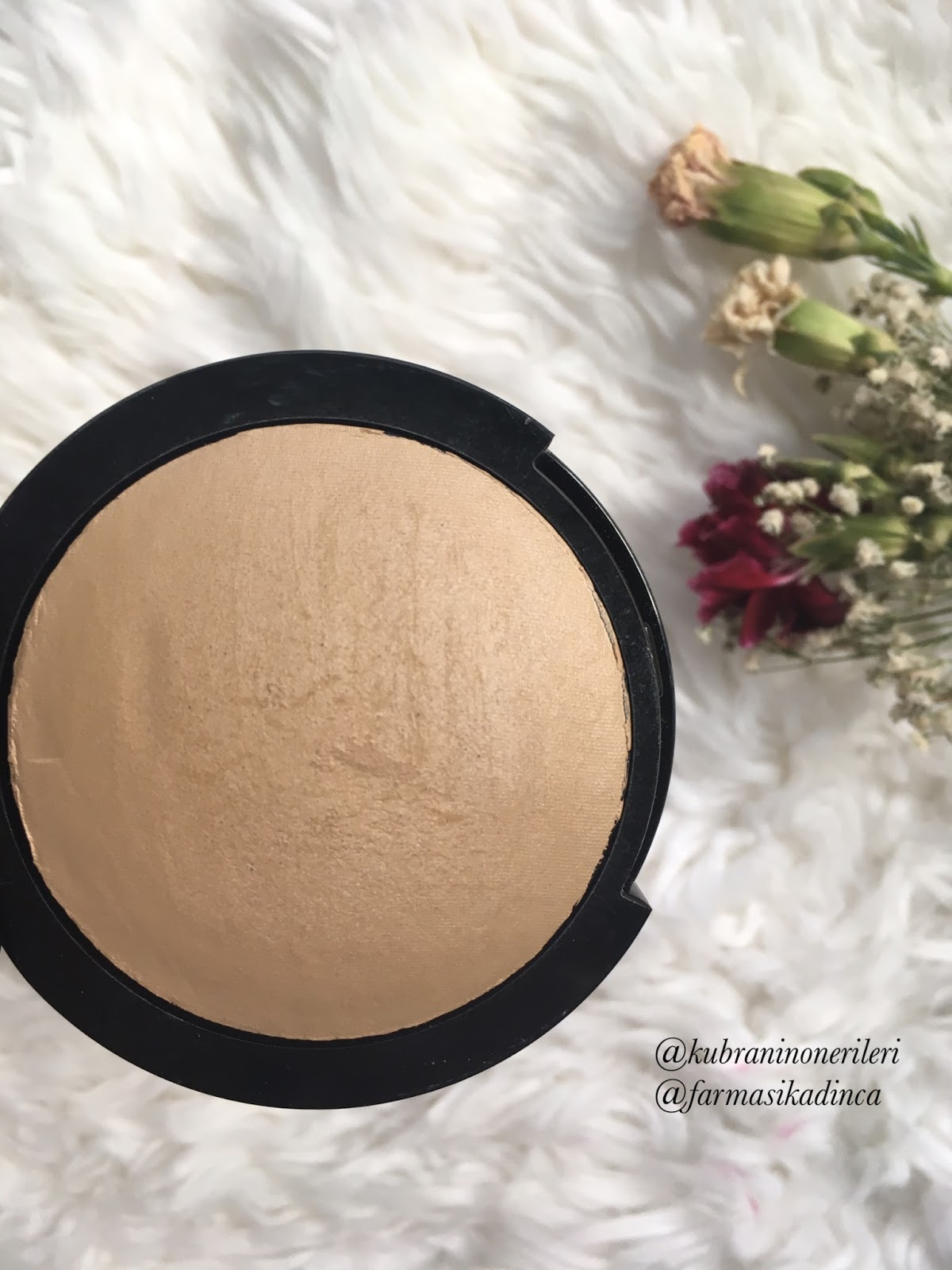 Kübra Bilgin: Farmasi Terracotta Porselen Pudra