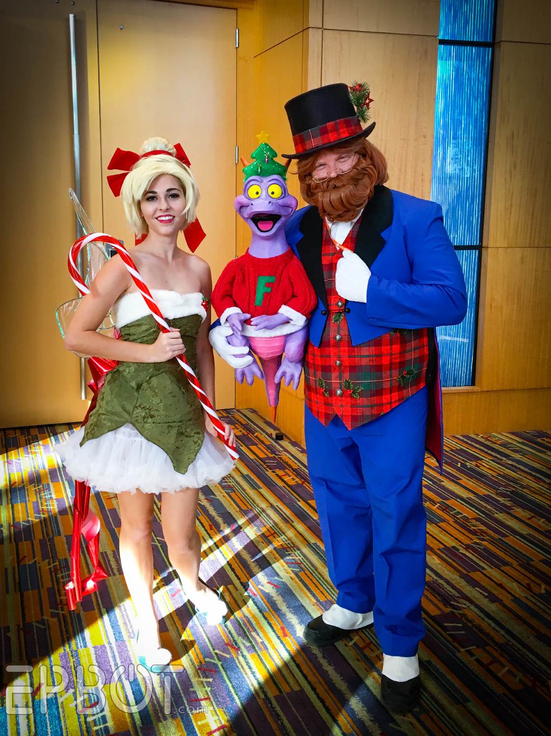 EPBOT: I Went To a Christmas-Themed Con... AND IT WAS AMAZING