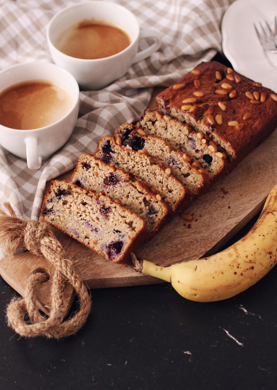Mariana Stingaci: BANANA BREAD - CHEC CU BANANE