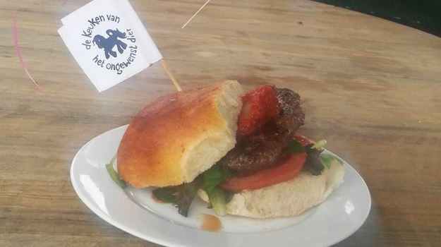 Equestria Daily - MLP Stuff!: "My Little Pony" Burgers with... Actual ...