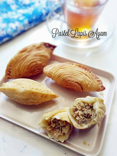 Aneka Resep Bunda: Pastel Lapis Ayam (tanpa margarin) by Rachma Esty Utami