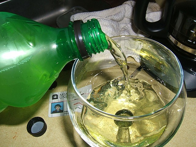 Review the World: Coca-Cola's Vault energy drink