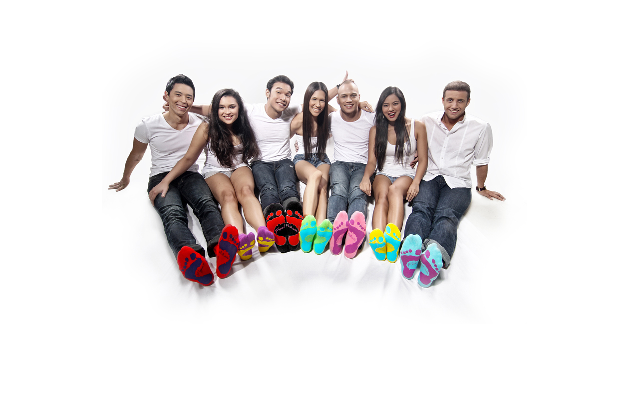 LOVE's Haven: Foot Notes Socks: Inspiration at Your Feet!