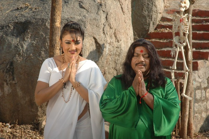 Entire Cinema Gallery - Movie Posters, Movie Gallery, Movie Stills ...