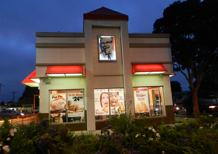 The 99 Cent Chef: Cheap$kate Dining Video - KFC's Chicken Littles Sandwich