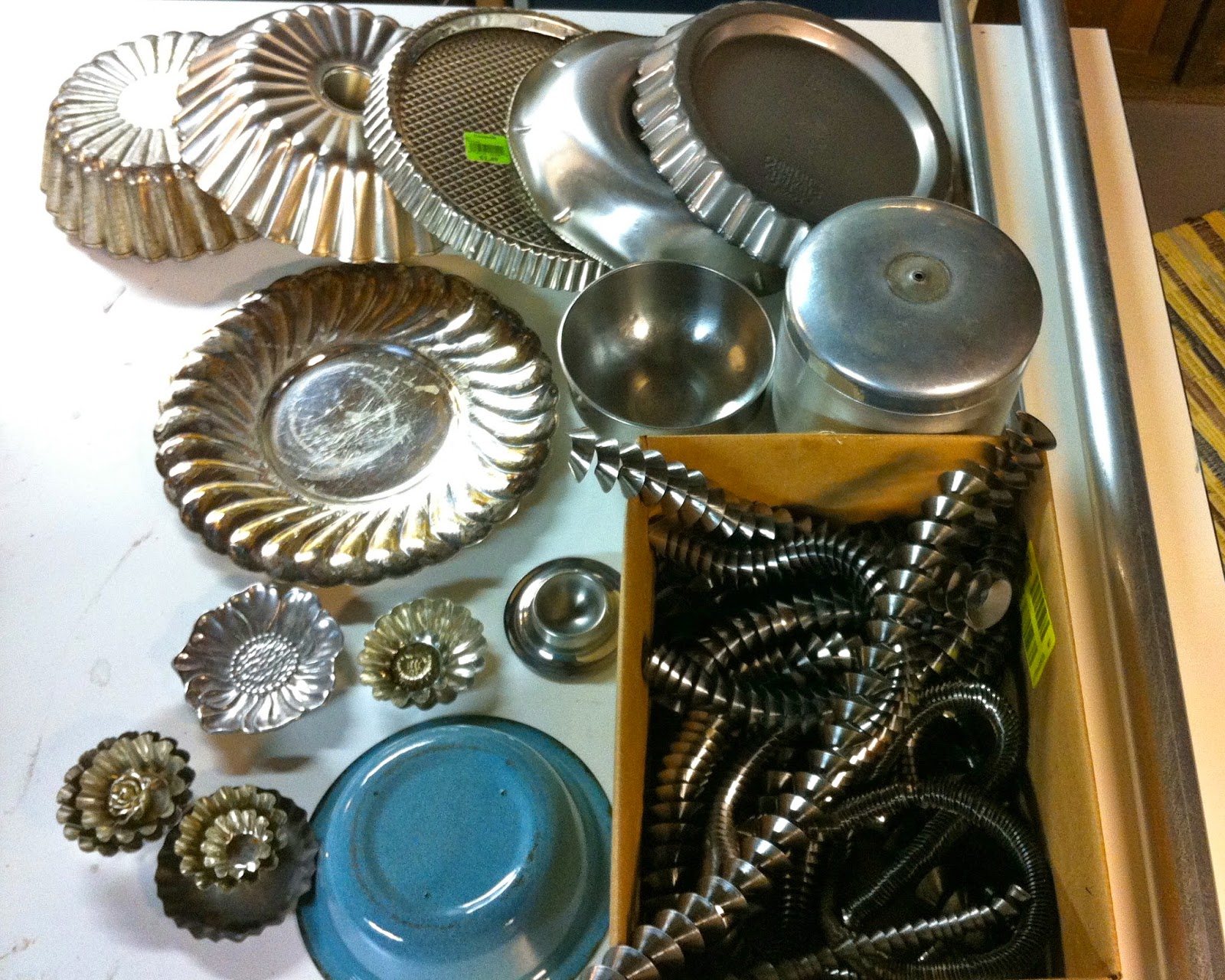 Our Garden Path: Miss Sugar Tin Lizzy