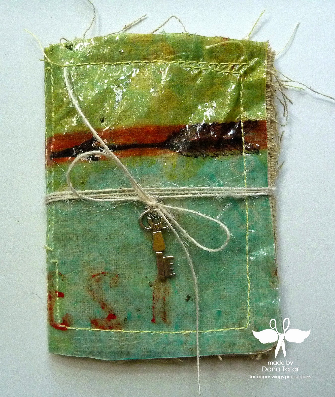 The Aviary: Tutorial Tuesday - Resin Paper Mini Journal