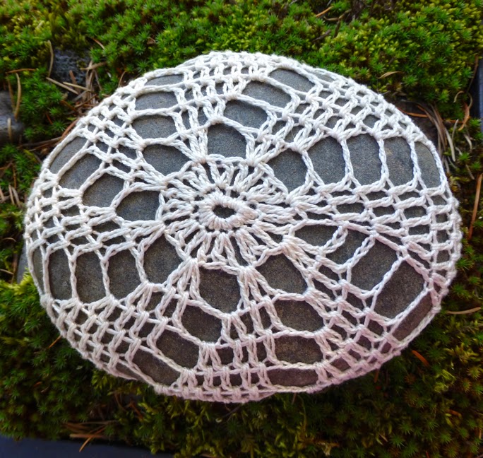 Teresa Kasner: Crochet Rock and Pillow