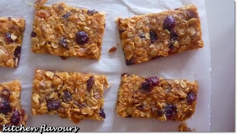 kitchen flavours: Muesli Slice : IHCC