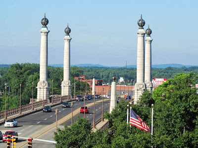 Travels with Auntie M: Memorial Bridge, Springfield, MA – 04 JUL 2013