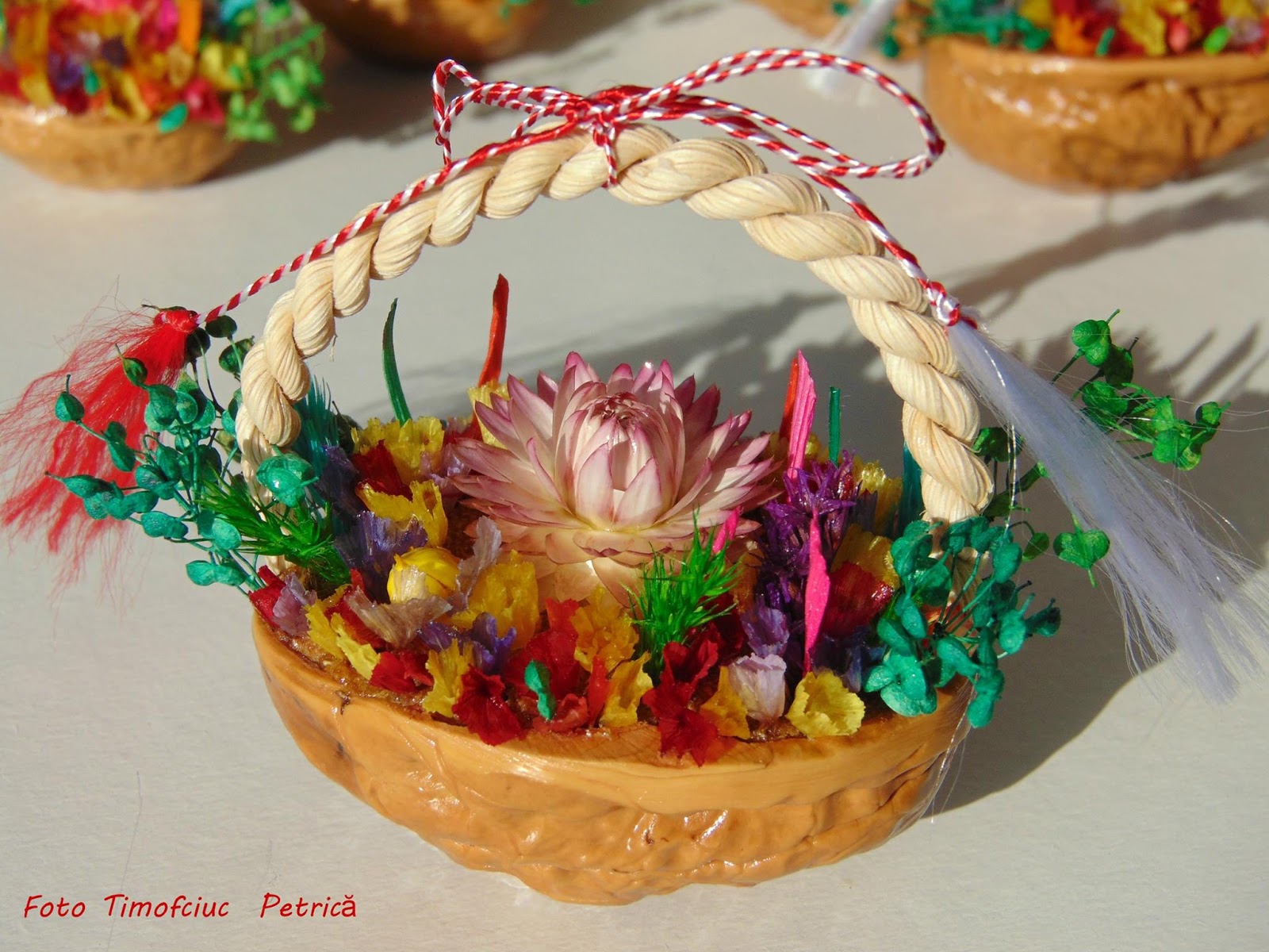 Inginerul meşteşugar: Coșulețul cu flori - Mărțișoare unicat