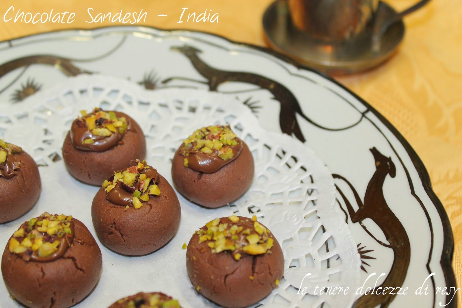 le tenere dolcezze di resy: Chocolate Sandesh - tartufi al cacao con ...