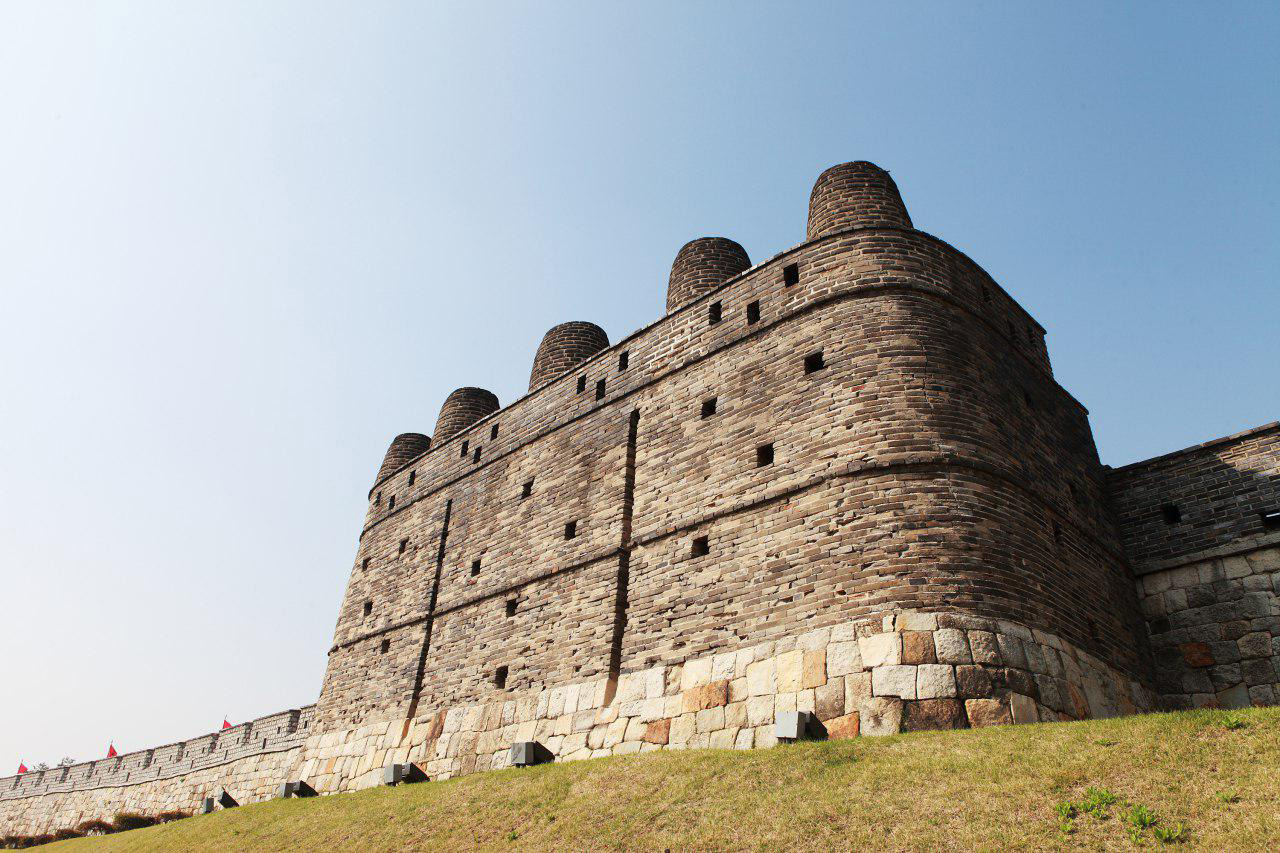 Suwon Hwaseong Fortress, The World Heritage: Suwon Hwaseong Fortress ...