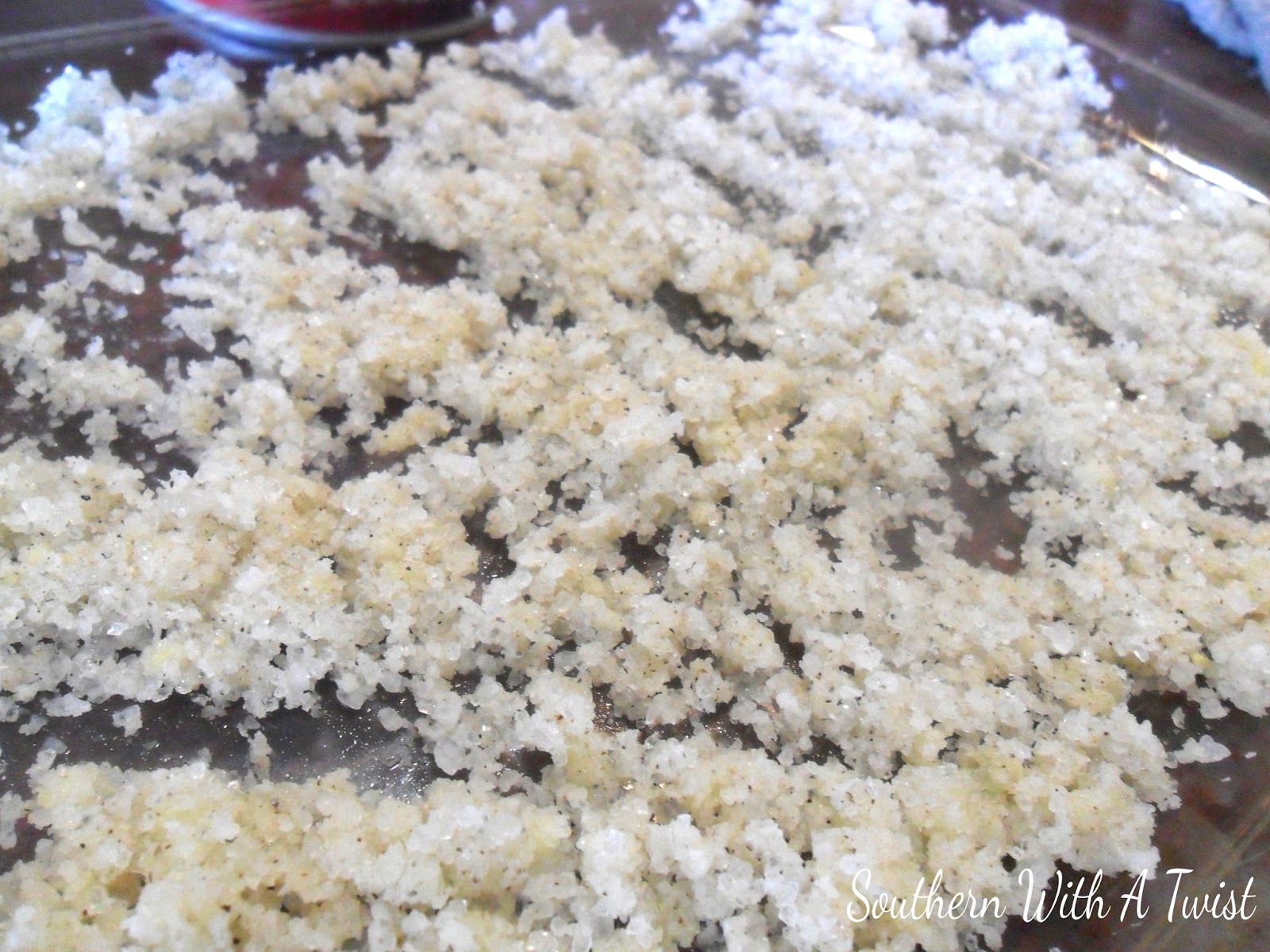 Southern With A Twist: Lemon Pepper Garlic Salt