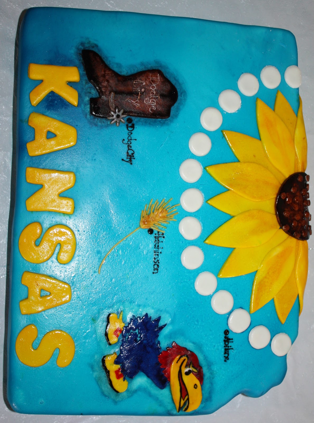 The Cake Mama: Kansas State and Sunflower Cake