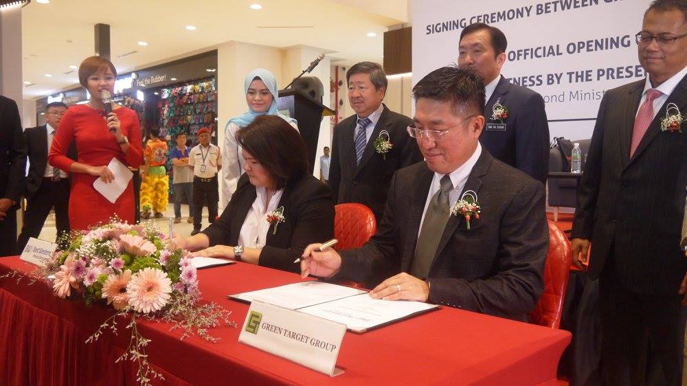 The Beauty Junkie - ranechin.com: Signing Ceremony Between Green Target ...