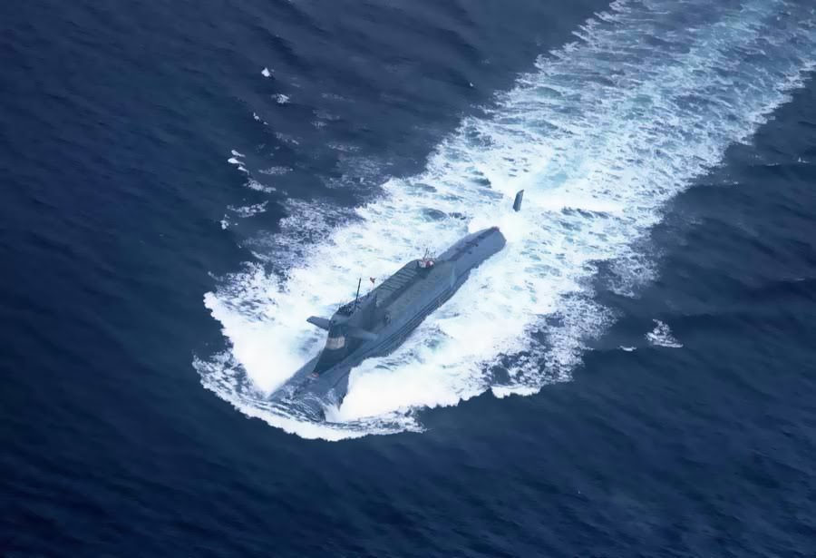 Historic Shots of Chinese Type 091 SSN and Type 092 SSBN Submarines ...
