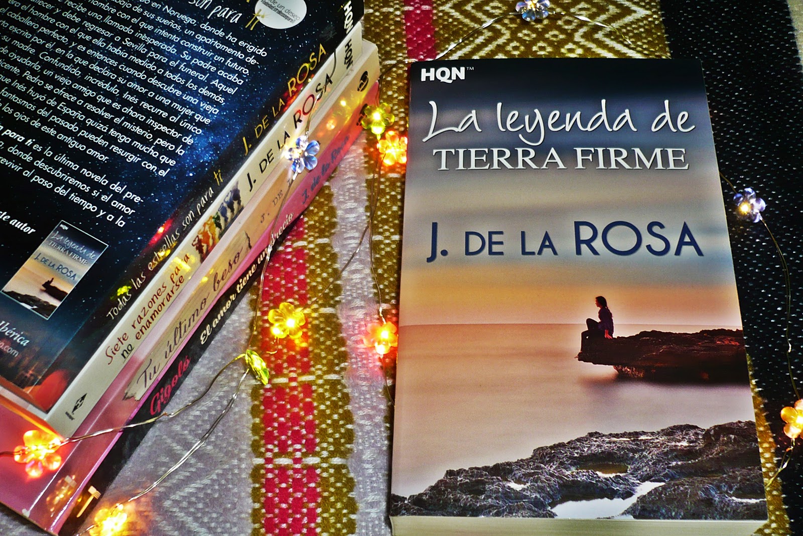 Nadie está solo: Estantería temática #43 J. de la Rosa