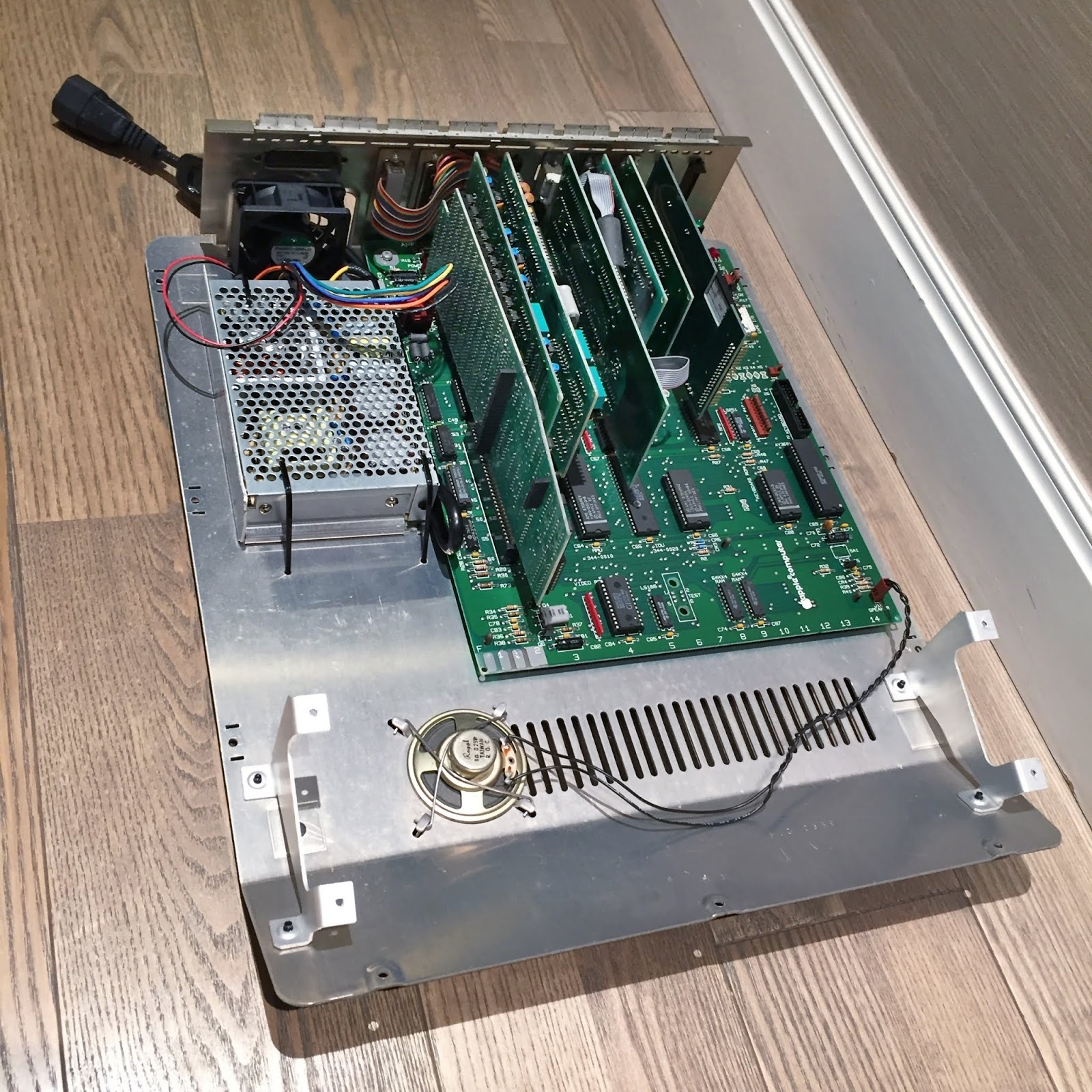 My Apple II Projects: Powering your Apple IIe - (1) A simple ...