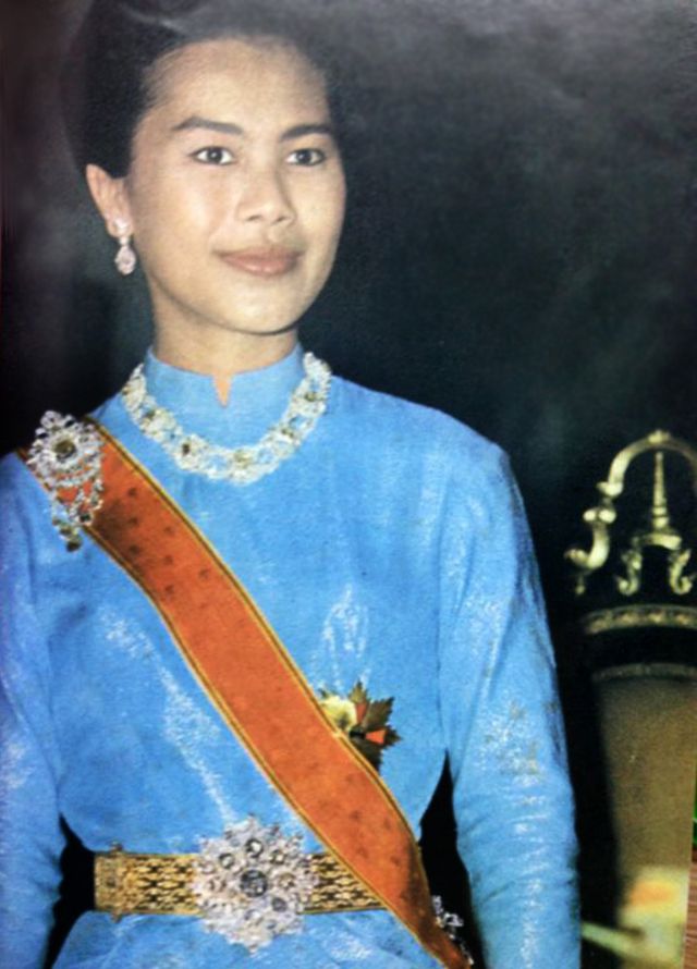 Queen Sirikit in Younger Days: 40 Beautiful Color Photographs of the ...