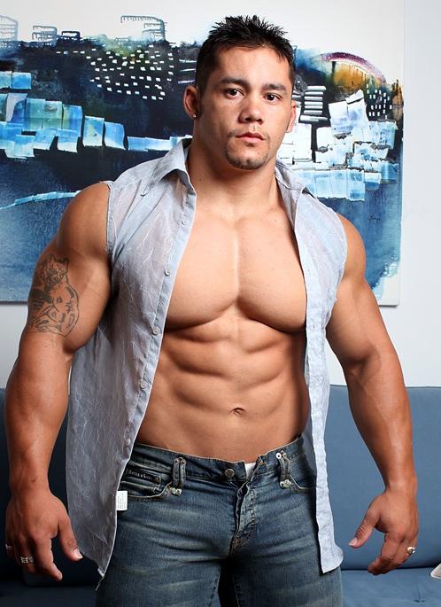 LA PERFECTION FAITE HOMME: BILL BAKER 01