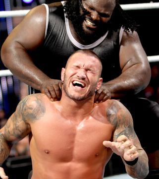 WWE In live!!!!: RANDY ORTON vs MARK HENRY