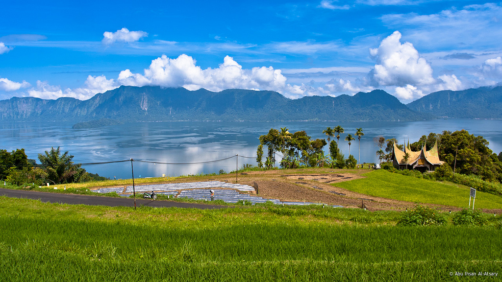 Maninjau Lake, The most beautiful lake in west sumatera, Indonesia ...