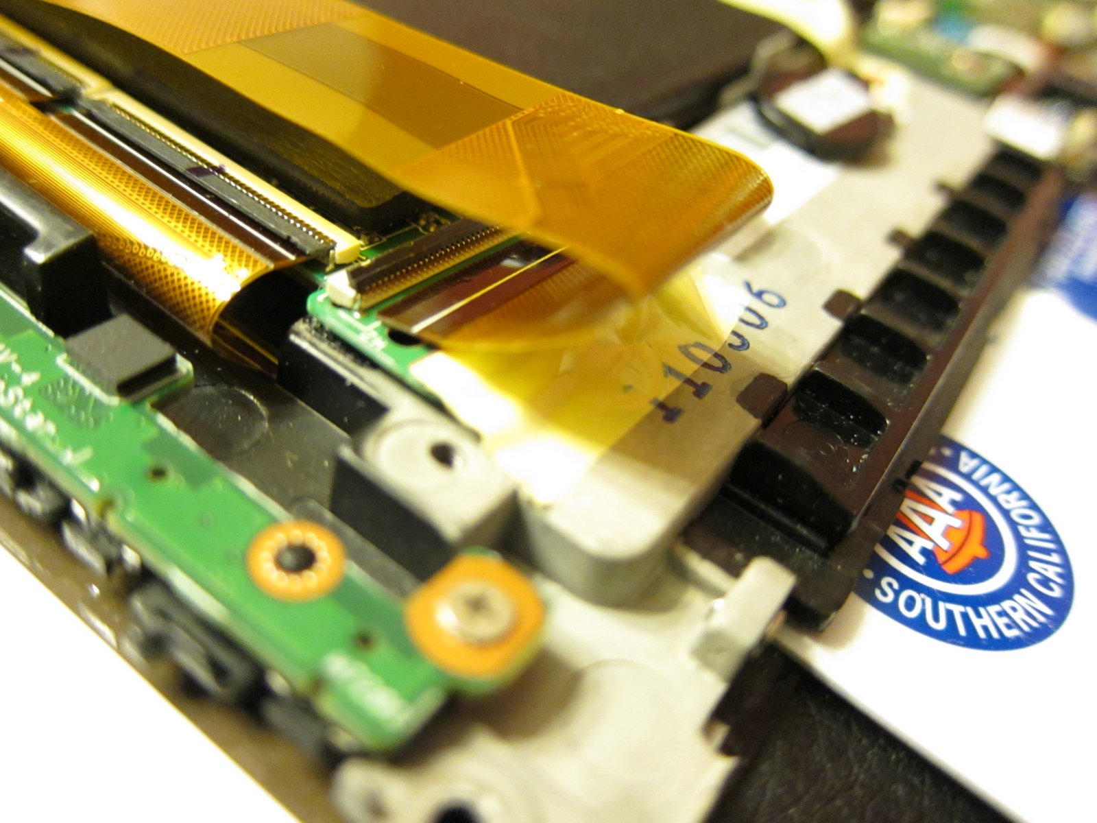 How to Remove the Touch Screen (Glass Digitizer) from ASUS TF-101 Tablet