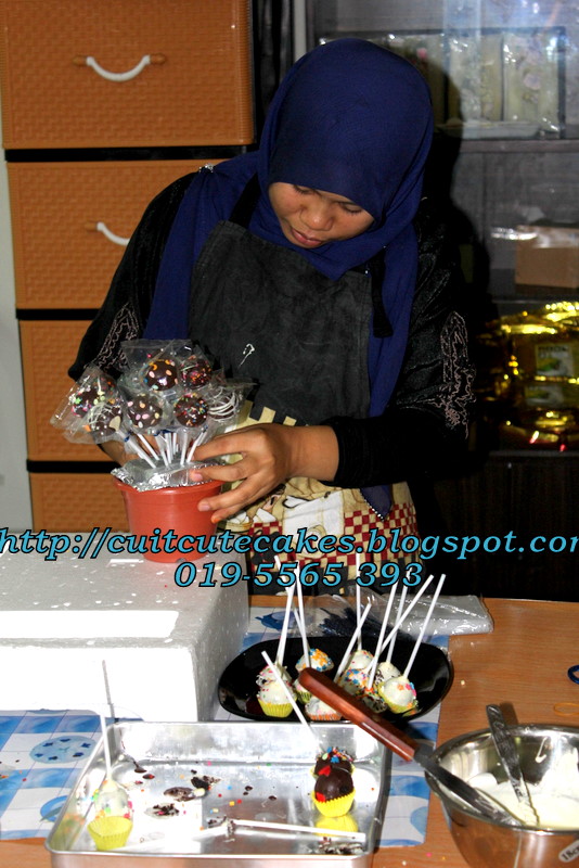CuitCuteCakes: Kelas Private DIY: Choc pop cake, choc ball + puding barbie