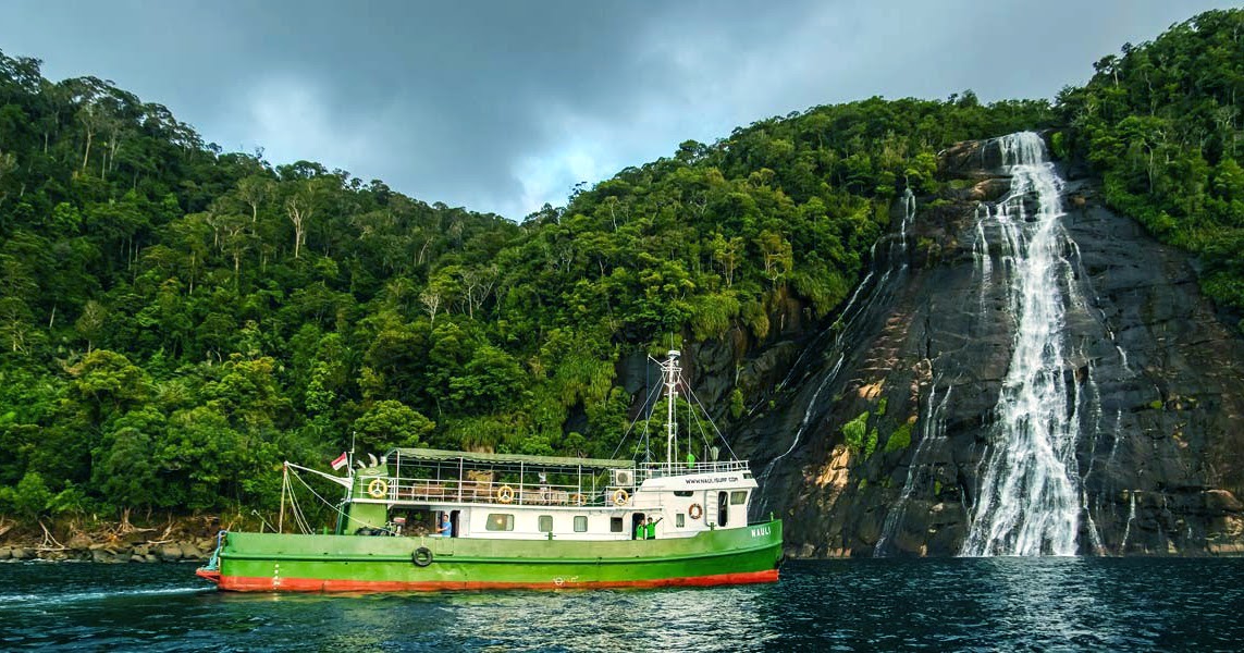 Pulau Mursala, Wisata Air Terjun Laut | Pesona Keindahan Alam Indonesia