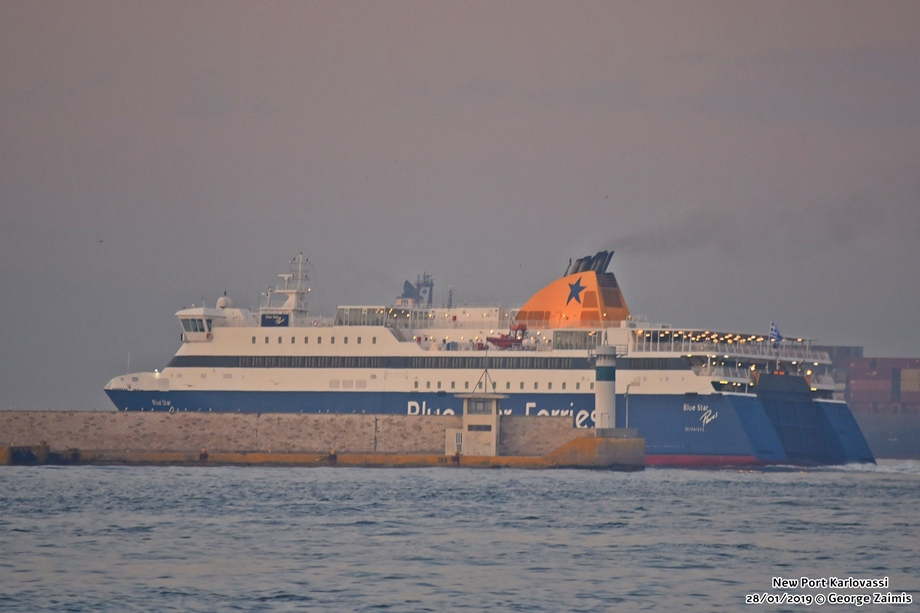 New Port Karlovassi: Πρωτη του Cpt. Βαγγελη στο Blue Star Paros ...