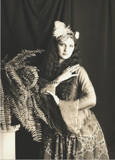 Lydia Anneli Bleth: Jamileh - Famous Persian Belly Dancer