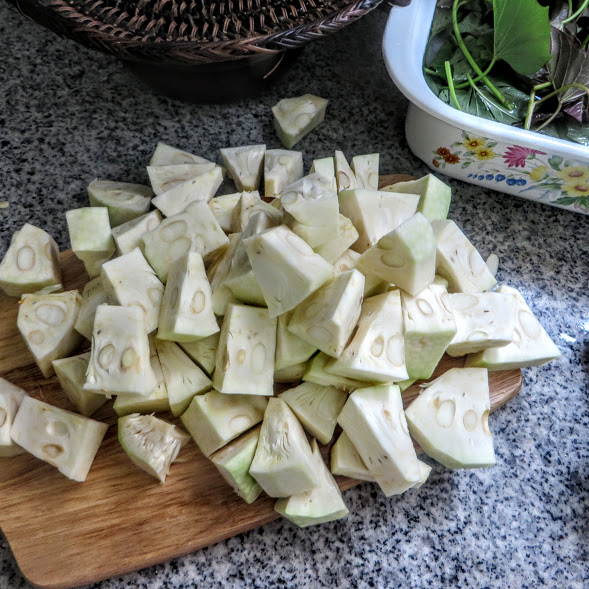 LUWEEH KITCHEN : Kadyos Baboy Langka (KBL Recipe)