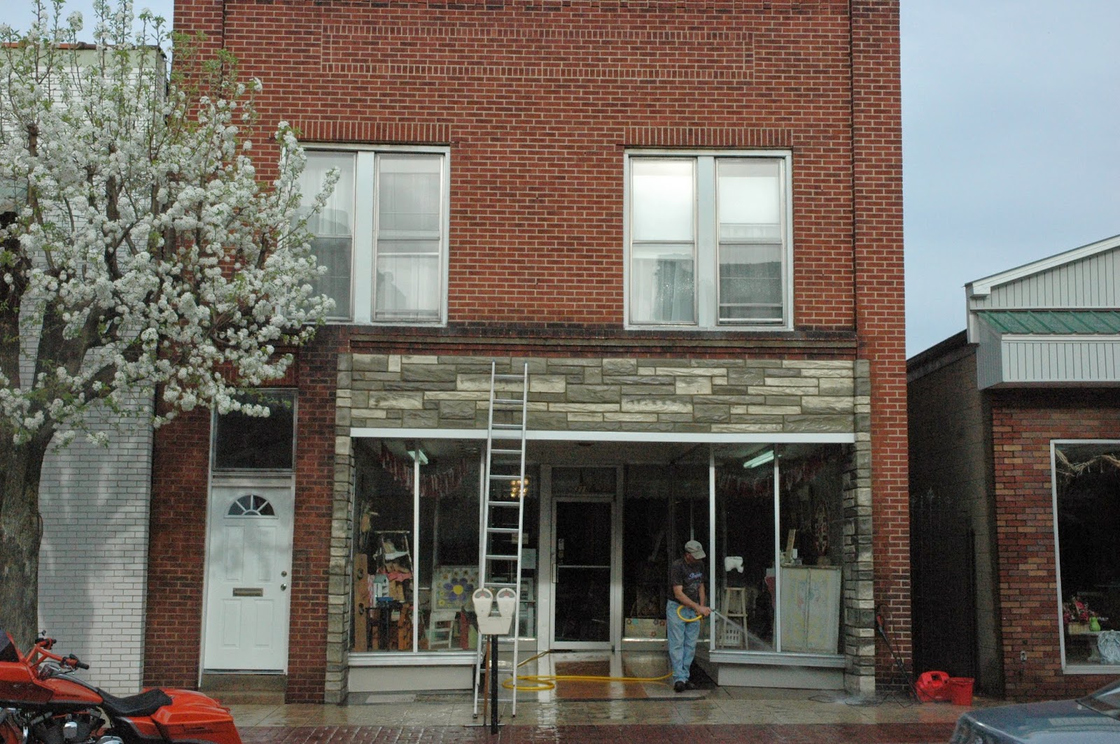 Country Lane Crafts & Antiques: Our Remodeled Storefront