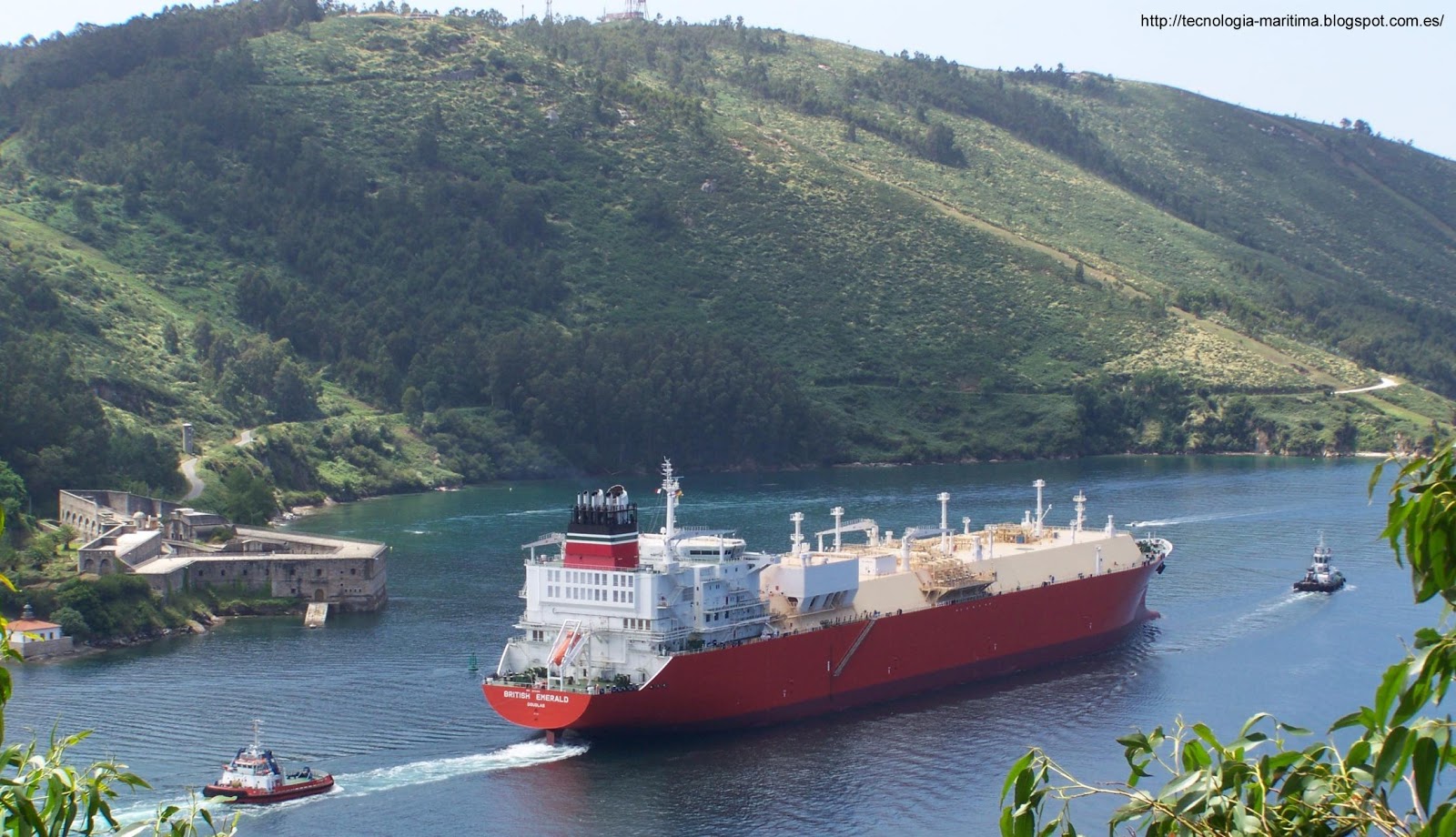 BUQUE LNG BRITISH EMERALD