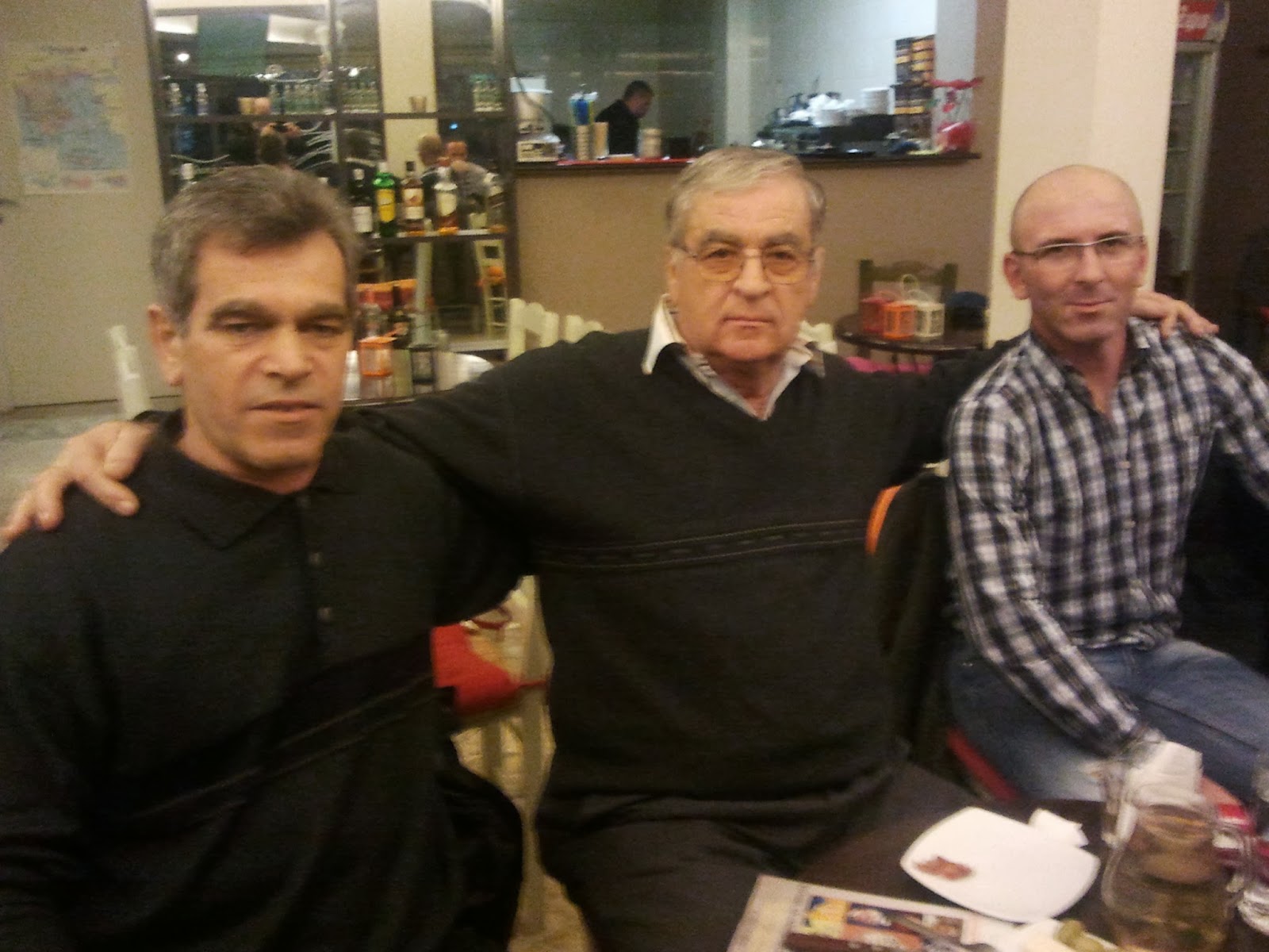 EFHMERIS: ΠΙΤΤΕΣ... ΤΣΊΠΟΥΡΑ..ΧΟΡΟΣ ΚΑΙ ΓΛΕΝΤΙΑ ΣΤΗ ΓΛΥΦΑΔΑ