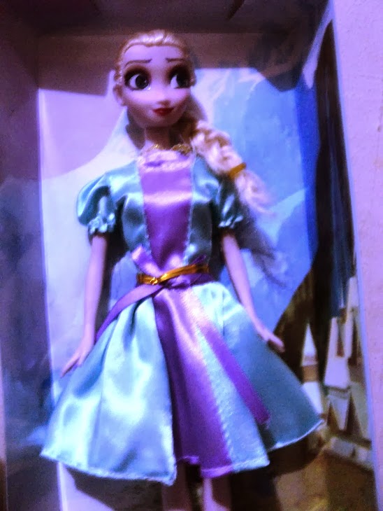 Knocked-off!: Bootleg Toy Review : Bootleg Elsa 12" doll