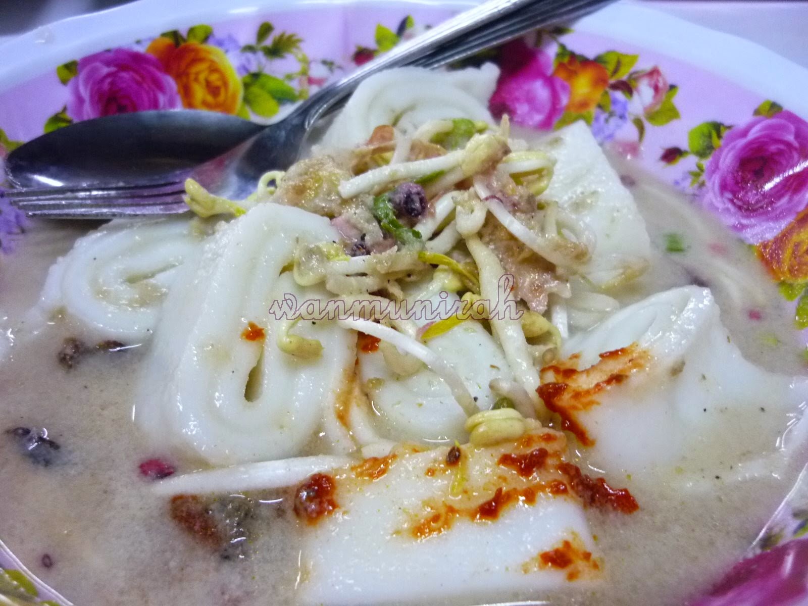 Food. Food. Food. Only in Malaysia: Laksam at Anjung Cafe Coop USM ...