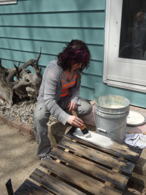 I get my crafty from my mama: Pallet Craft with My Pal