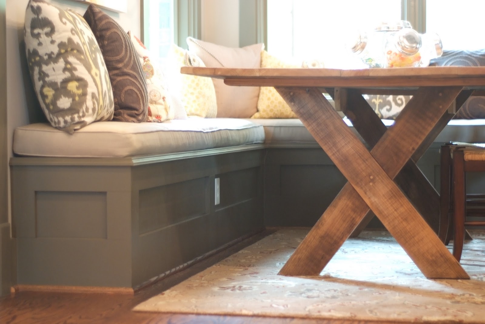 Kiwi Wood Werks & Designs: & Designs (custom breakfast nook bench)