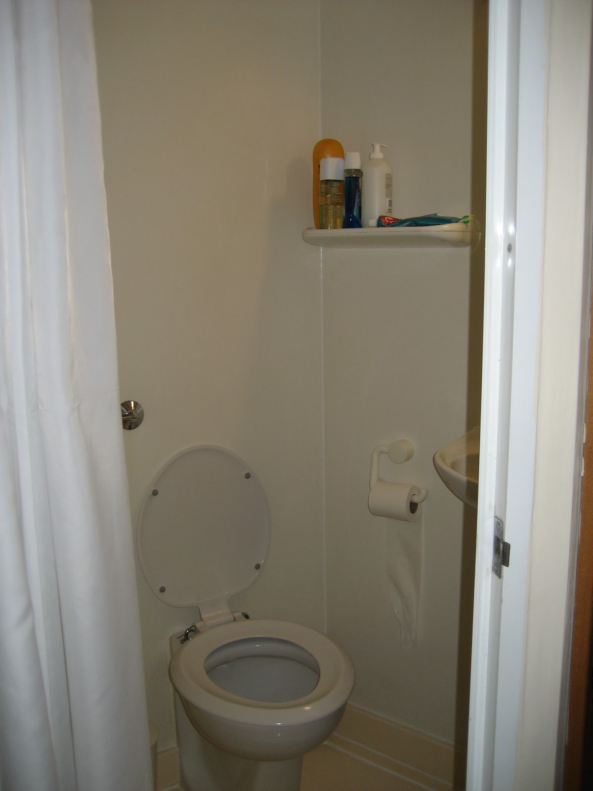 Landing Shortly: A Peek Inside a UEA Dorm Room