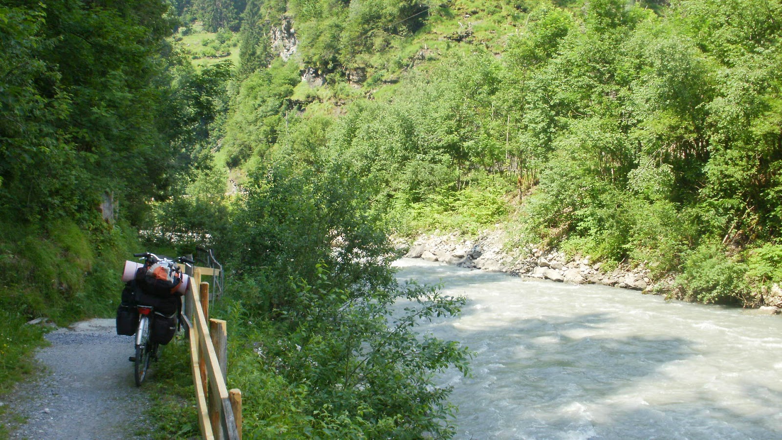 EXCURSII CU BICICLETA: Elvetia