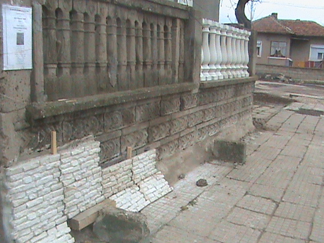 Балюстри, balustri, balustrades: Refreshing an old fence with ...