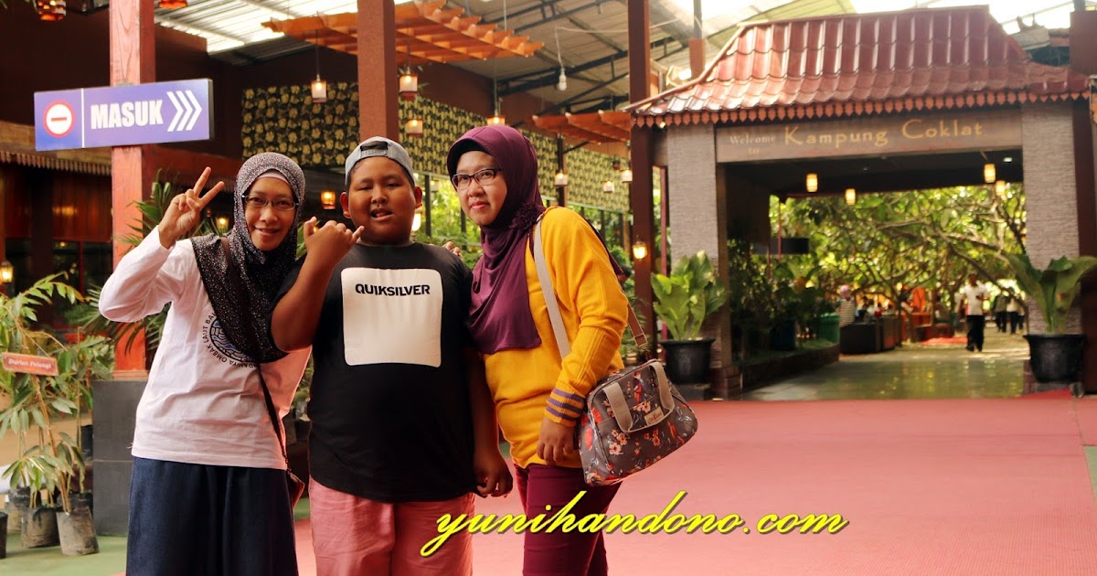 Kampung Coklat, Sebuah Wahana Rekreasi Yang Mengedukasi - Yuni Handono