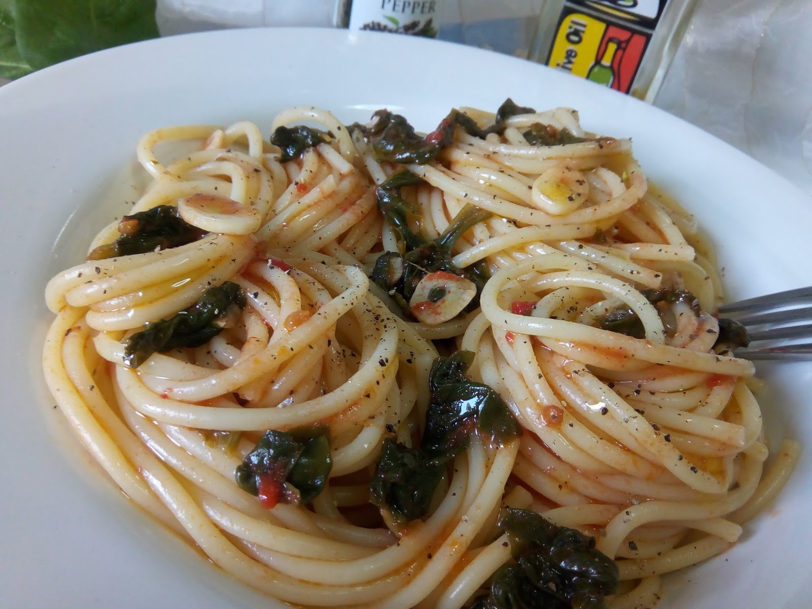 Hellena ...din bucataria mea...: Spaghete cu spanac si usturoi - de post