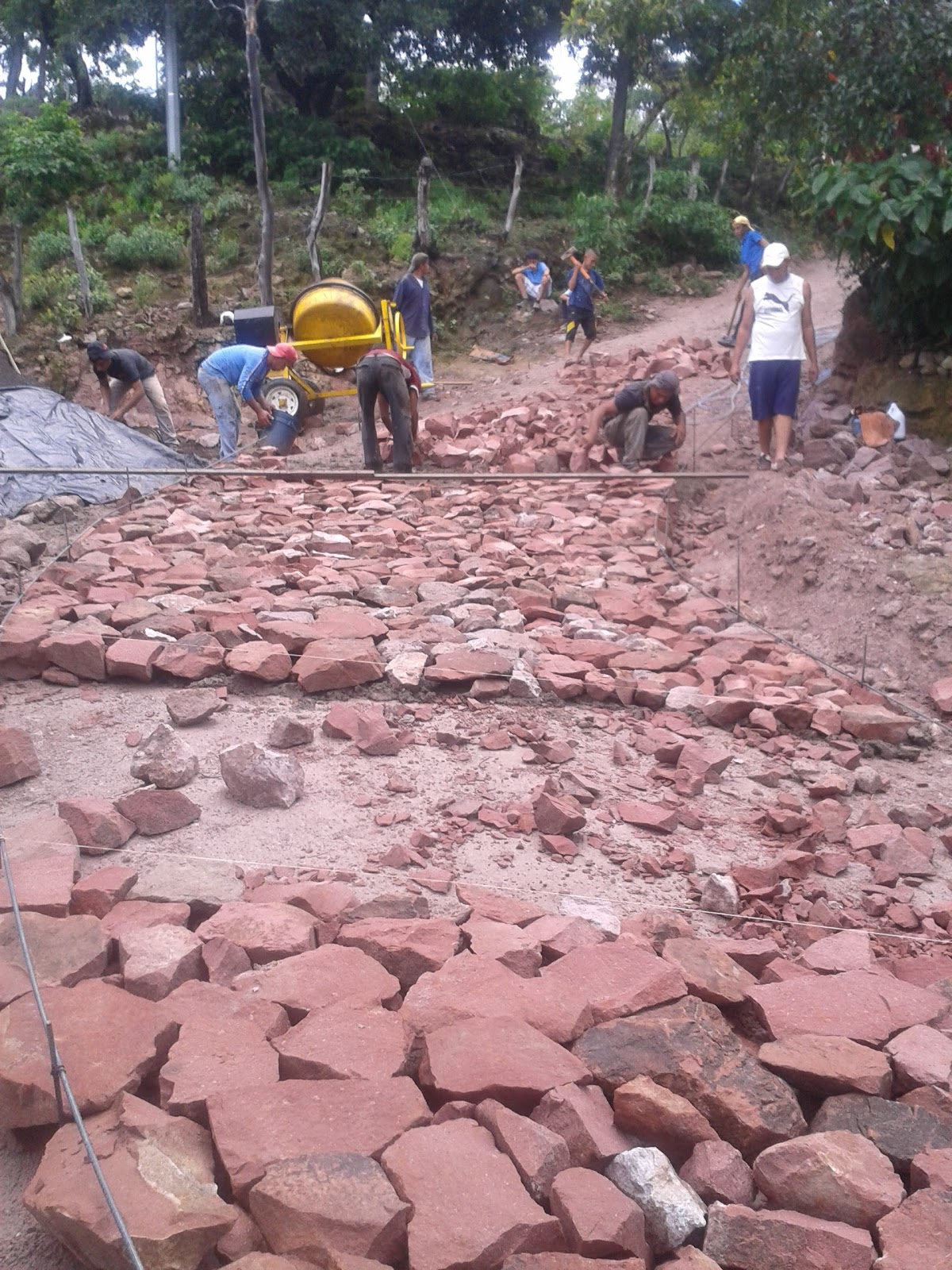 ARAUJO CONSTRUCCIONES S.A. DE C.V.: ETAPA N° 1 " Proyecto Empedrado ...