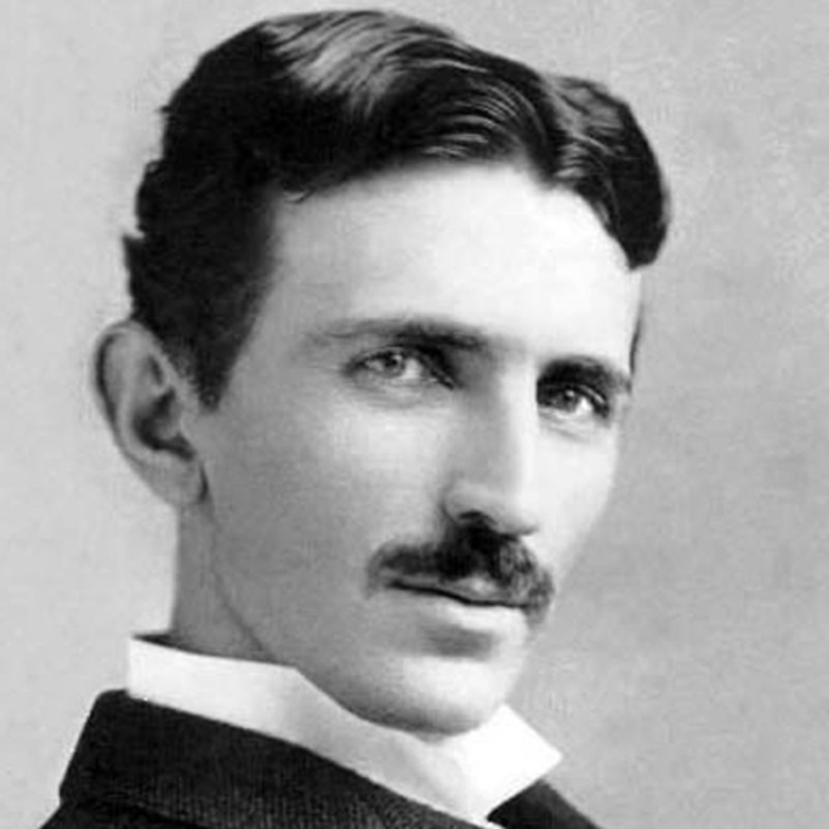 Similarities/Asemănări: Nikola Tesla (1856 - 1943) - Gyula Reviczky ...
