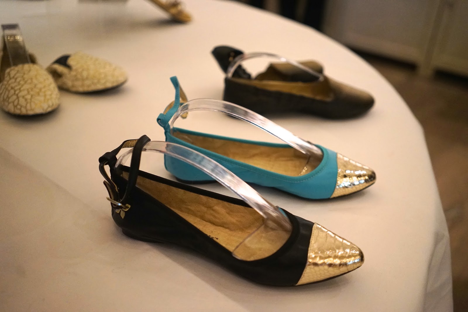Emtalks: The Best Foldable, Practical Shoes for Busy Ladies!